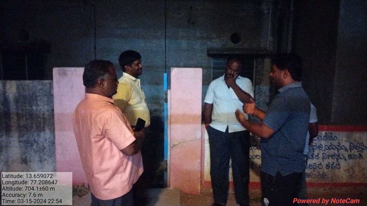 ಮಧುಗಿರಿ: ರಾತ್ರೋ ರಾತ್ರಿ ನೀರಿಲ್ಲದೇ ಪರದಾಡಿದ ರೋಗಿಗಳು: ಮಾನವೀಯತೆ ಮೆರೆದ ಕಾಳಜಿ ತಂಡ - nammatumakuru